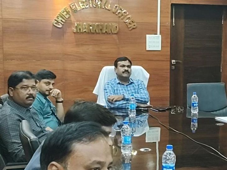 Officers should start revision of voter list: CEO | मतदाता सूची के ...