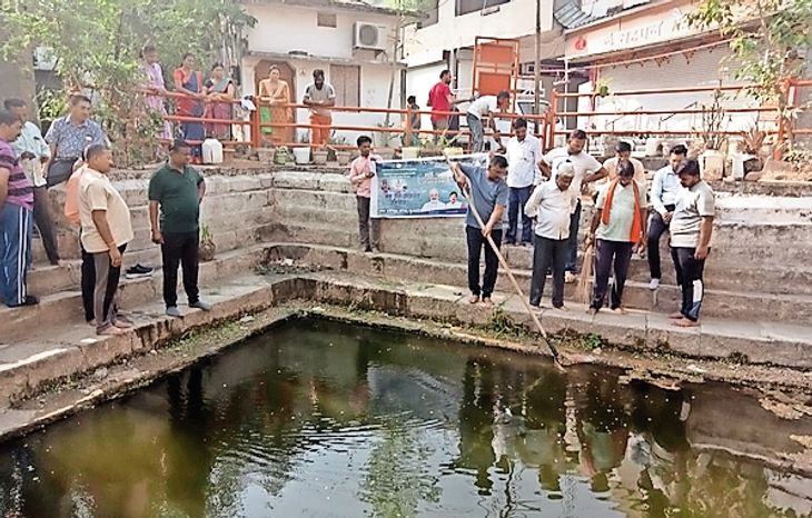 Garbage and debris removed from Tapti Kunds, message of cleanliness ...