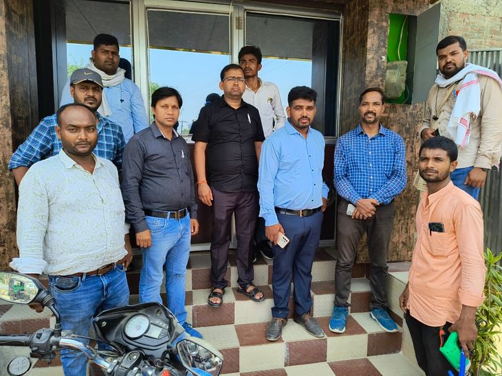 Smart electricity meter is being installed in Goraul | गोरौल में लग रहा ...