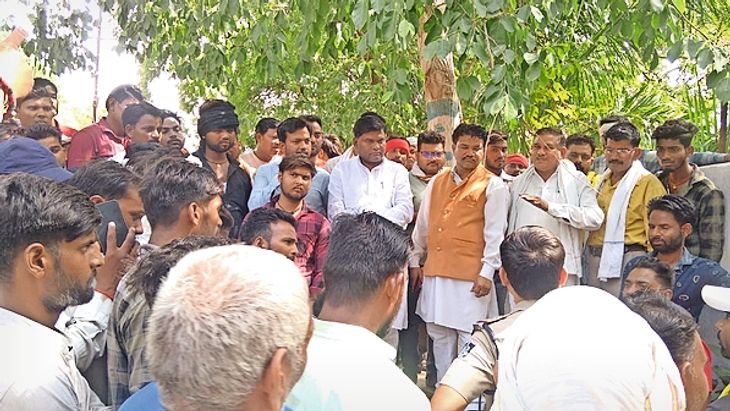 Demand to arrest the accused of Ashok murder case | अशोक हत्याकांड के ...