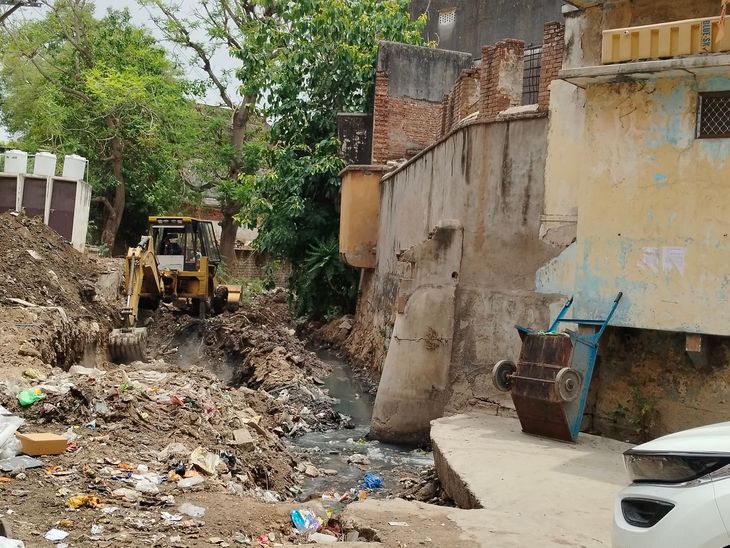 Construction of concrete drain started till Bhootpipli-Sukdi river ...