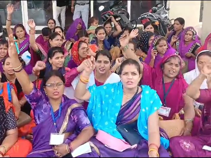 Asha Usha worker reached the collectorate