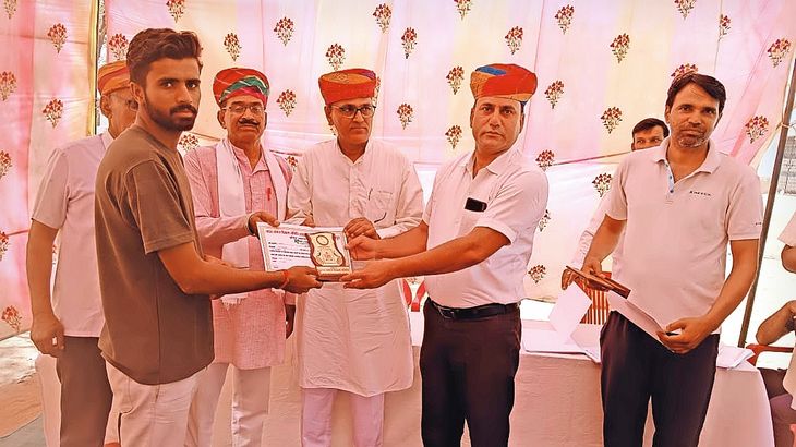 Talent award ceremony of Yadav community in Madansar | मदनसर में यादव ...