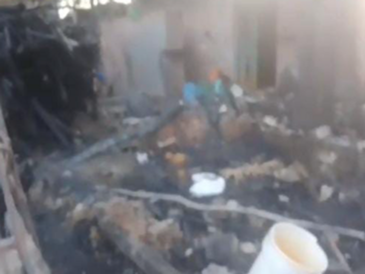 10 huts burnt to ashes in Bareilly fire | बरेली में आग से 10 झोपड़ी ...
