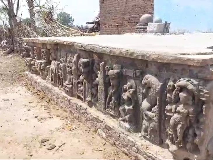Thousands of years old idols are present in Lalar village of Panna ...