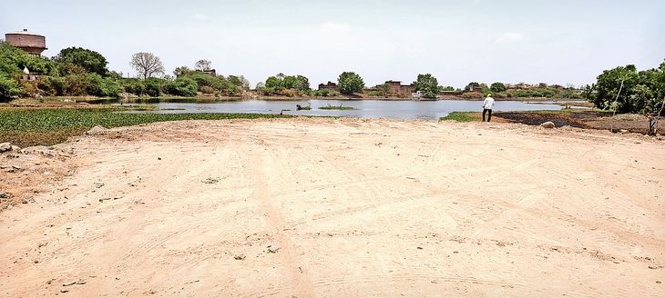 5 crores will be spent to beautify the new pond, land mafia is cutting ...