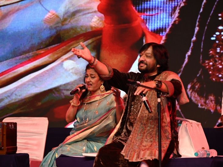 Bollywood singer Roopkumar Rathore enthralled the audience