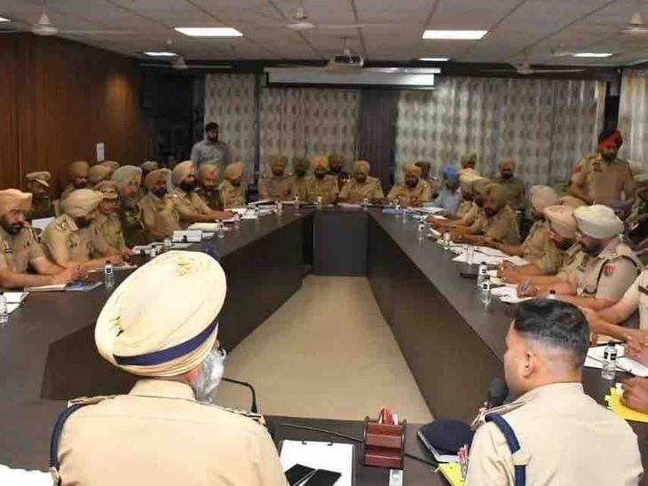 Punjab Patiala Range DIG Harcharan Singh Bhullar held meeting with police officers | पटियाला ...