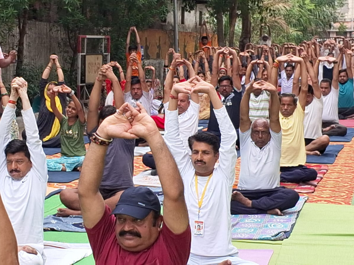 Mass yoga practice took place in Sagar before Yoga Day