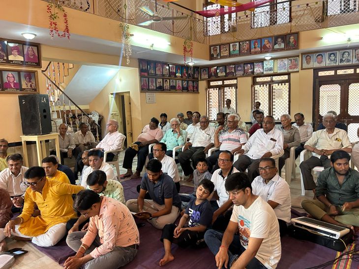 Devotees worshiped Gurudev Rajendra | गुरुदेव राजेंद्र की भक्तों ने की ...