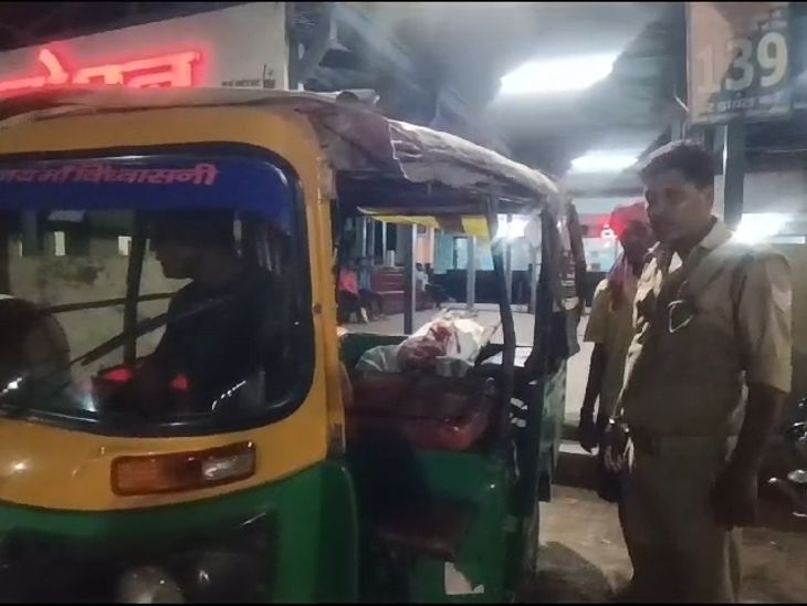 The body of a middle aged man was found at Chopan station | चोपन स्टेशन ...