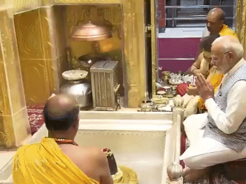 See PM's Varanasi visit in 20 pictures | 20 तस्वीर में देखें PM का ...