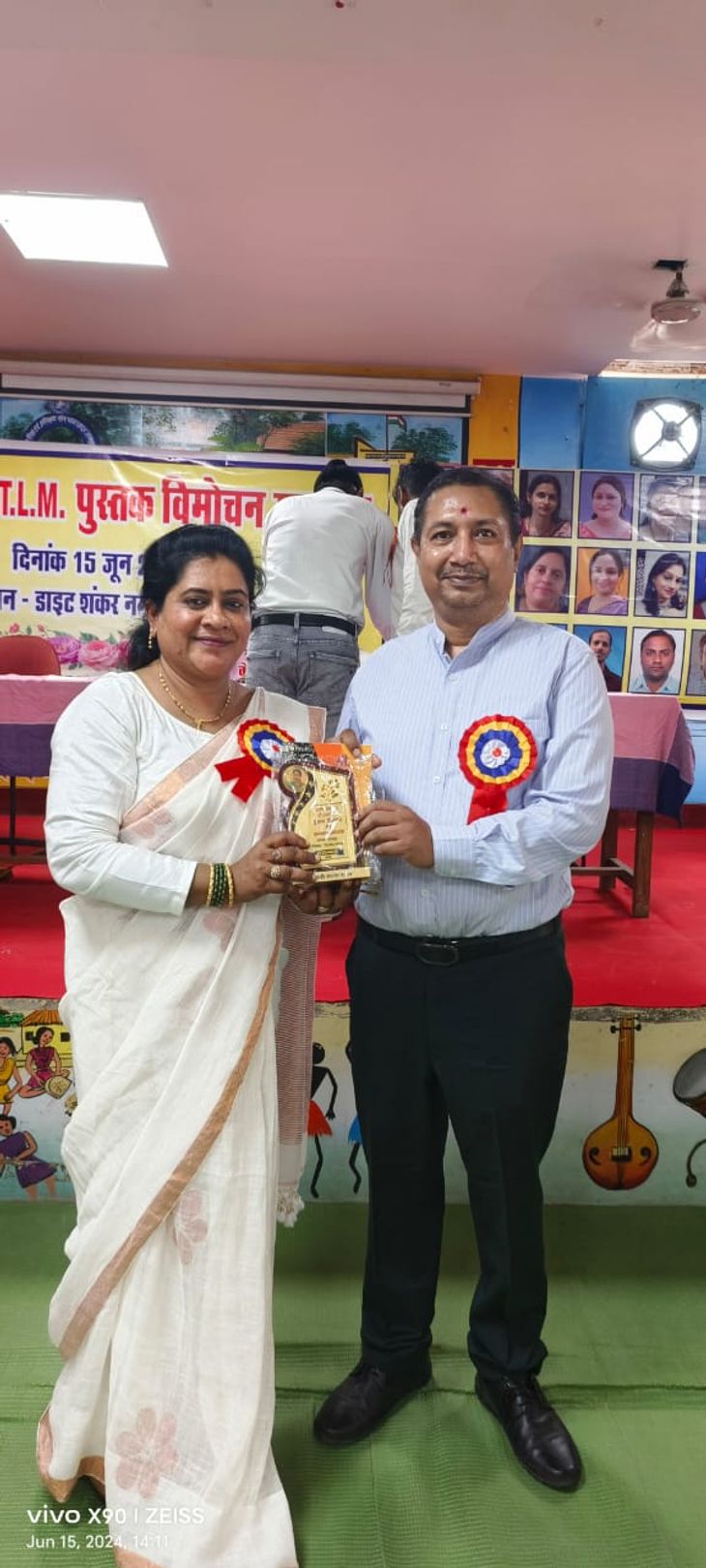 Saeeda Khan got a place in the book based on TLM | टीएलएम पर आधारित ...