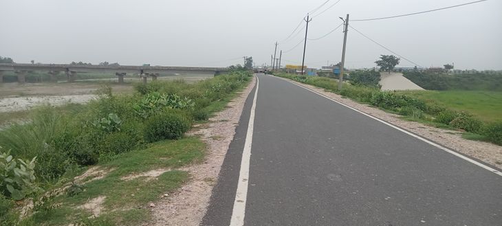 The eastern and western embankments of Kamla river have become safe ...