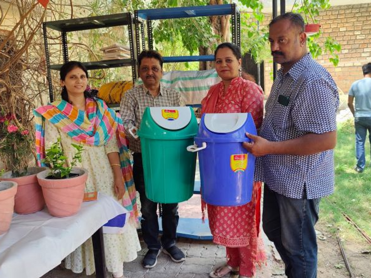 Municipal Corporation gave household junk to RRR Center | RRR सेंटर पर ...