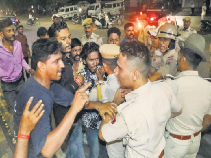 Crowd gathered after seeing remains of cattle near Bandi river, police ...