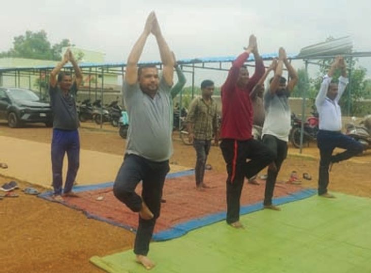 World Yoga Day celebrated in Kalcha | कलचा में मनाया गया विश्व योग दिवस ...