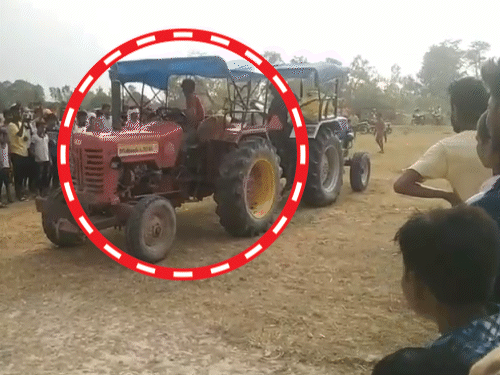 Accident happened during stunt with tractor, death | लखनऊ में ट्रैक्टर ...