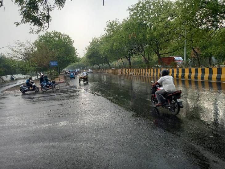 Light rain in Noida on Sunday afternoon People get relief from intense ...