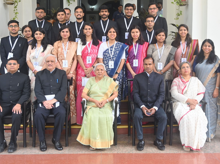 16 trainee officers met up Governor anandi ben patel proper use money ...