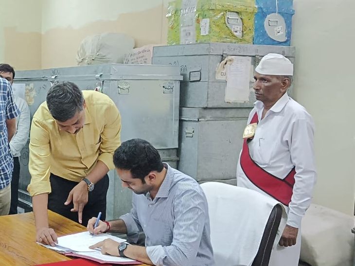 IAS Madhusudan took charge as DM Kaushambi