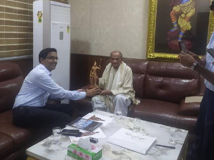 Ram Sutar will make Gautam Buddha's statue in Noida The design of the Statue of Unity was ...