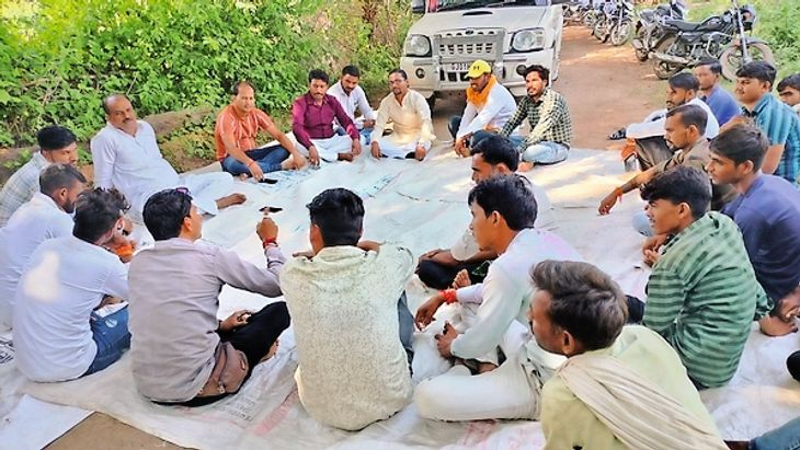 Bundelkhand Janata Sahayog Samiti workers will plant one lakh saplings ...