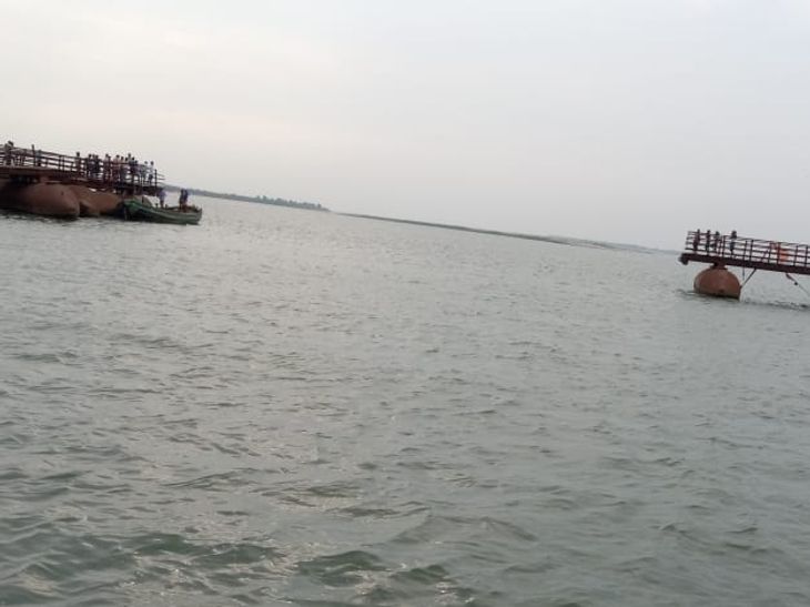 Pipa bridge opened in Danapur, now boat is the only support for ...