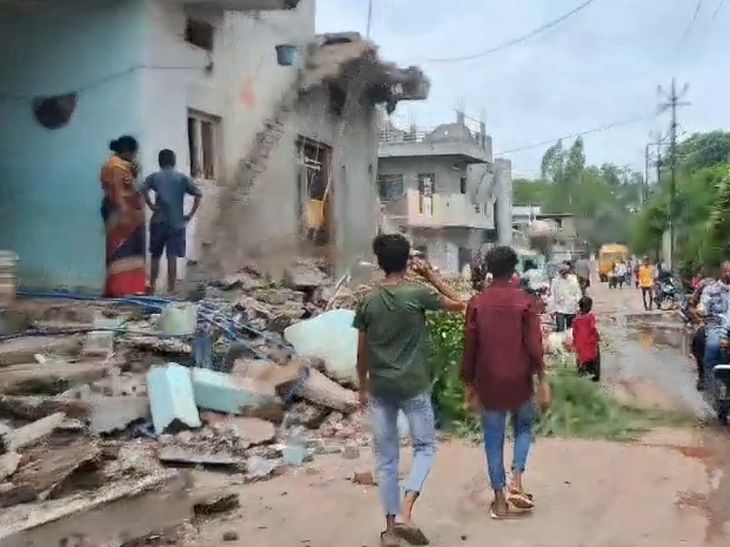 Boundary wall, stairs, roof built on Nazul land were demolished | नजूल ...