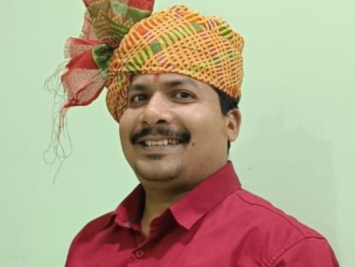 Accountant of Khategaon district secured first position in the district ...