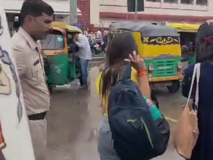 The girl had reached Shipra river to commit suicide after visiting ...