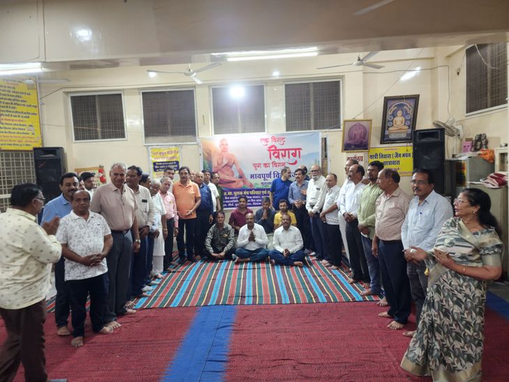 Tribute meeting at the tomb of Ganacharya Virag Sagar Maharaj ...