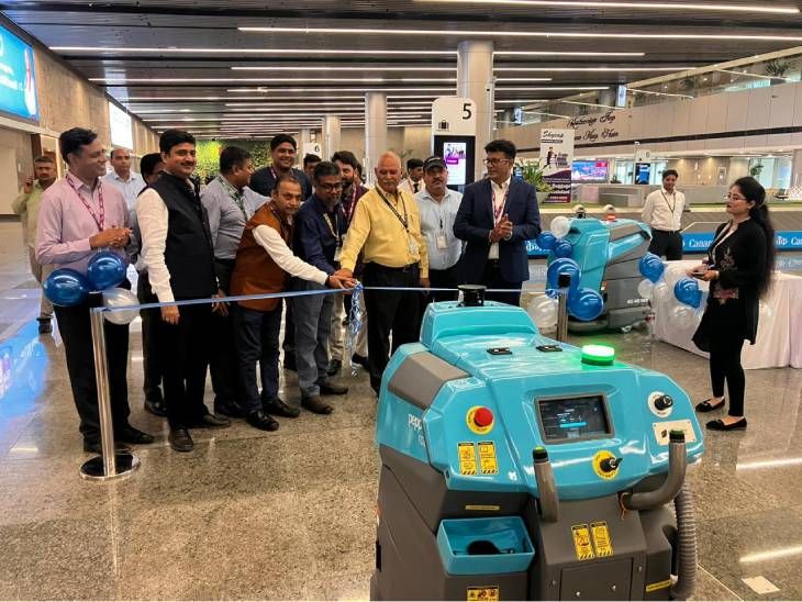 Lucknow airport cleaned with robots | रोबोट से लखनऊ एयरपोर्ट की सफाई ...