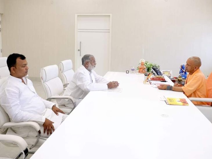 Former MLA of Bansdih of Ballia met the Chief Minister | बलिया के ...