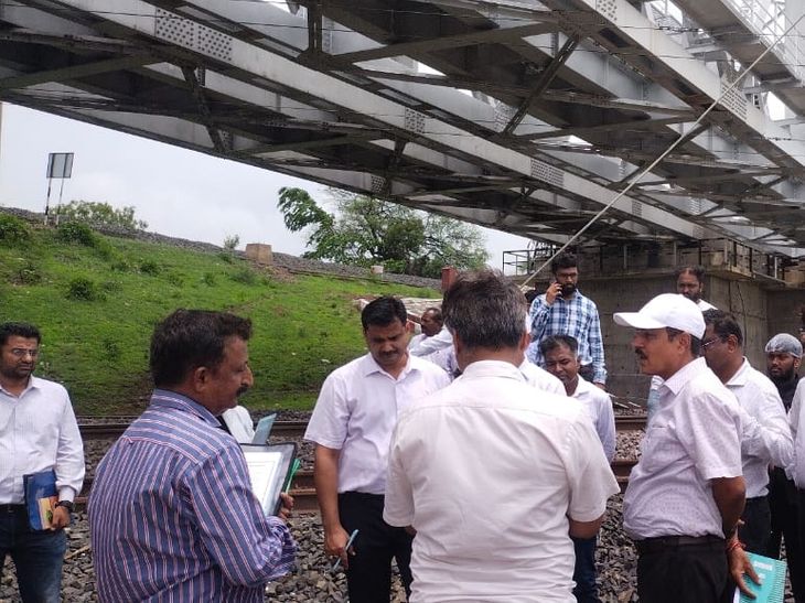 6.9 kms inspection done at 110 kmph speed trial | मालखेड़ी-महादेवखेड़ी ...