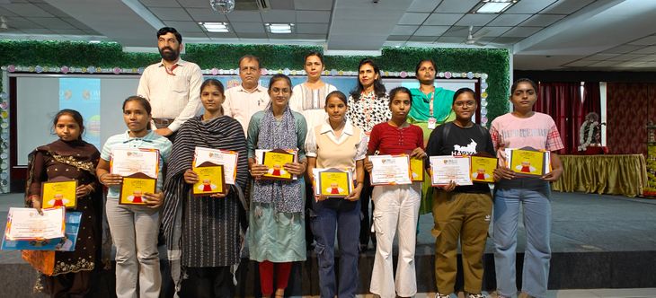 In the felicitation ceremony, meritorious students who passed 12th were ...