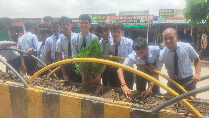 We can control rising temperatures by planting trees: Kothari | पौधे ...