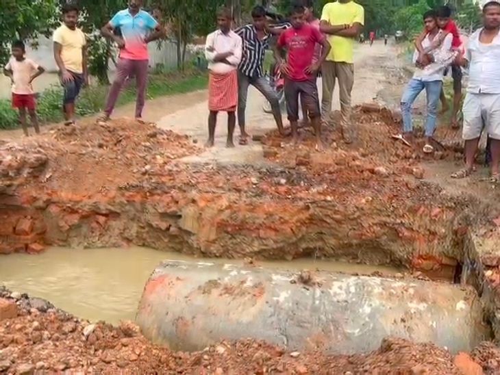 The bridge broke in Madhuban and the culvert collapsed in Patahi ...