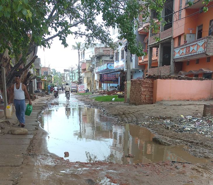 Flowing water of the drain: Dumraon is identified with waterlogging and ...