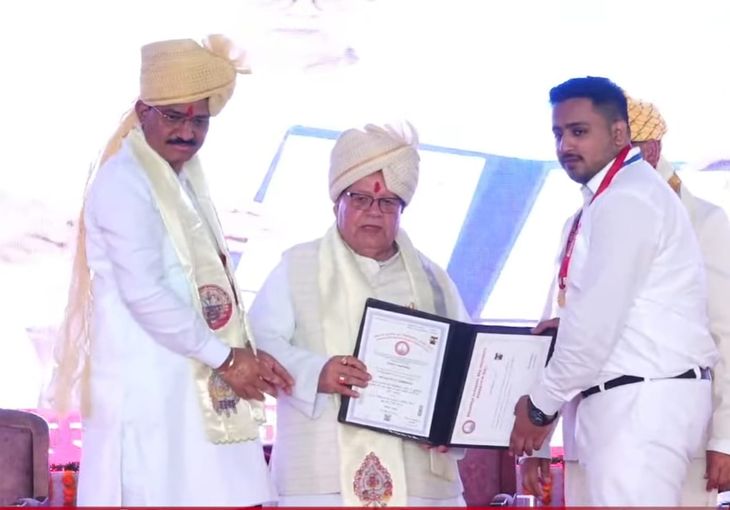 The Governor honoured 5 students of Halena by giving them gold medals ...