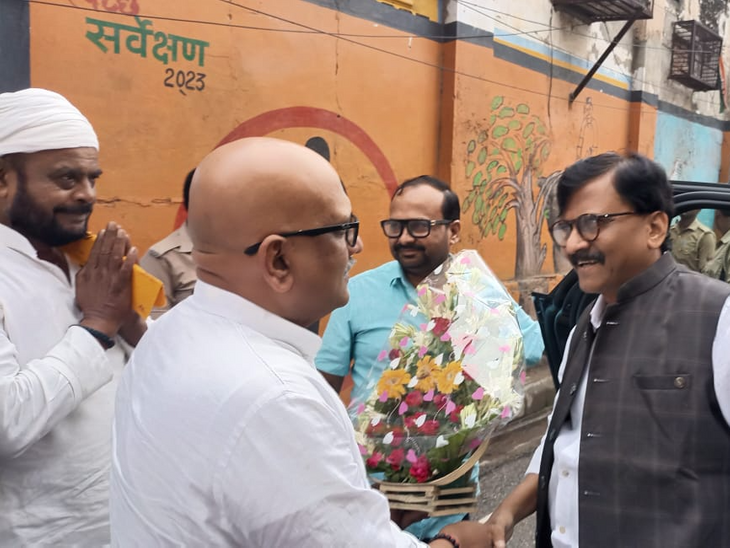 Shiv Sena MP Sanjay Raut reached the house of Congress state president ...