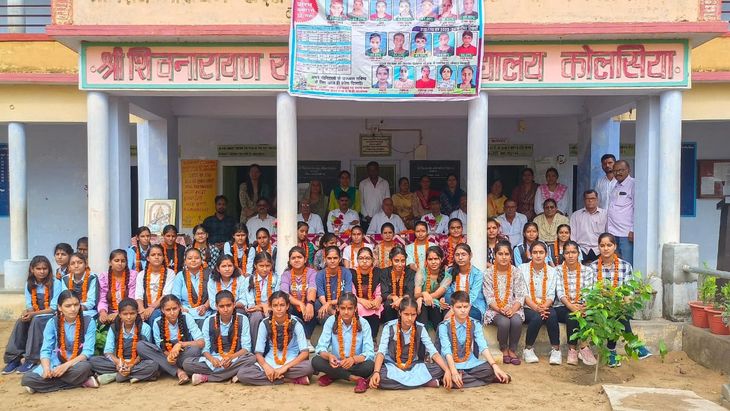 Talent award ceremony was held in Rabaumavi of Kolsia | कोलसिया के ...