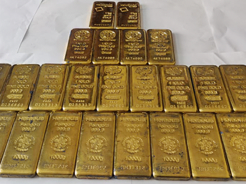 banaras railway station shivganga express gold smuggler dri