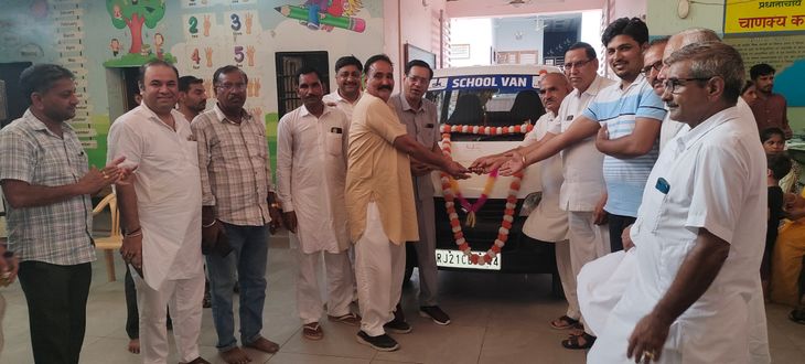 Jaitsar: SK Foundation presented sports and study material along with ...