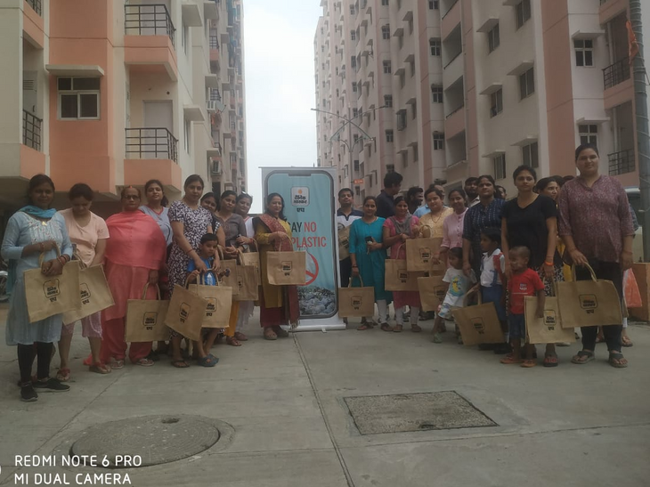 No plastic campaign in Saryu Enclave, Lucknow