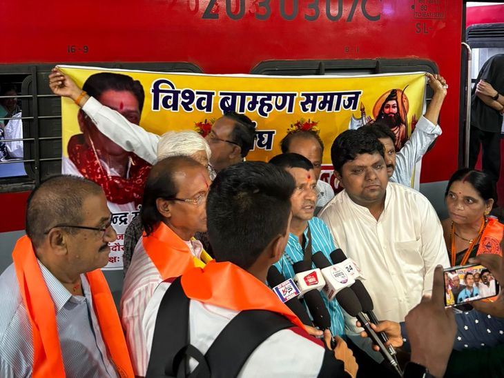 Religious tour of Vishwa Brahmin Samaj Sangh in Indore