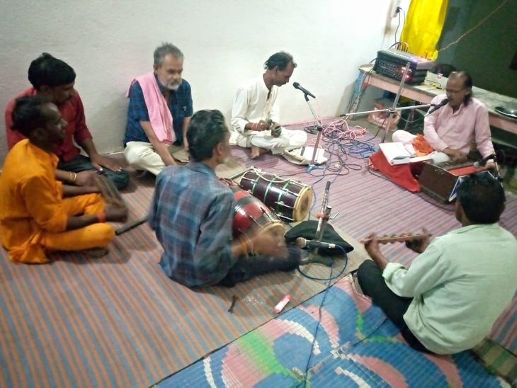 Devotees recited Sunderkand at Shiva temple | शिव मंदिर पर श्रद्धालुओं ...