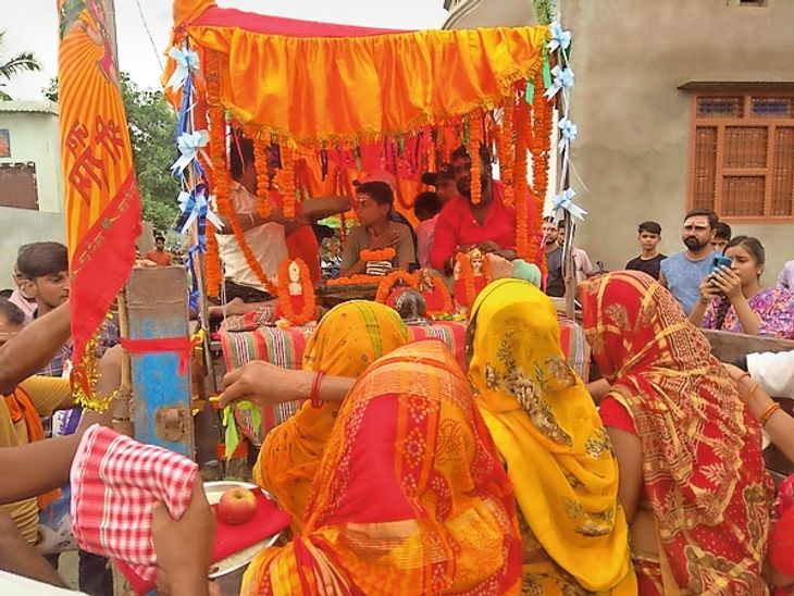 A procession was taken out from the Devi Sthan in Belvatiya for the ...