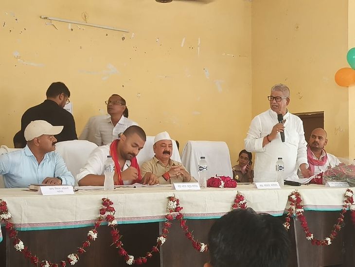 In Amethi, the MP wrote a letter to the DM | अमेठी में सांसद ने डीएम को ...