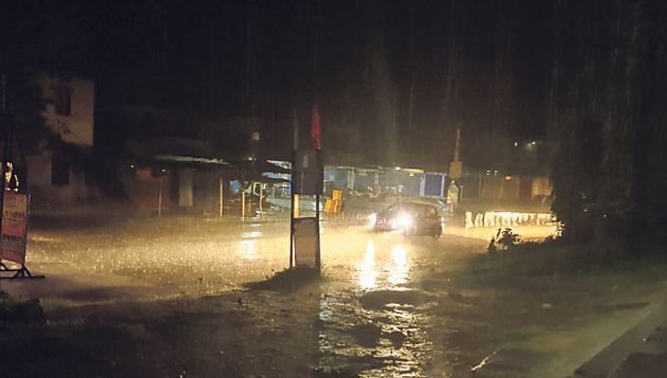 Monsoon break due to low humidity, turf line shifting, good rain ...